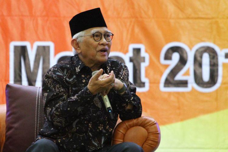 Gus Mus: Meniru Nabi Bukan Hanya Meniru Pakaiannya | IslamRamah.co