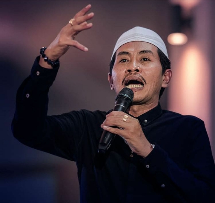 KH Anwar Zahid: Tanpa Bimbingan Ulama Tak Mungkin Mengenal Islam ... KH Anwar Zahid: Tanpa Bimbingan Ulama Tak Mungkin Mengenal Islam ...