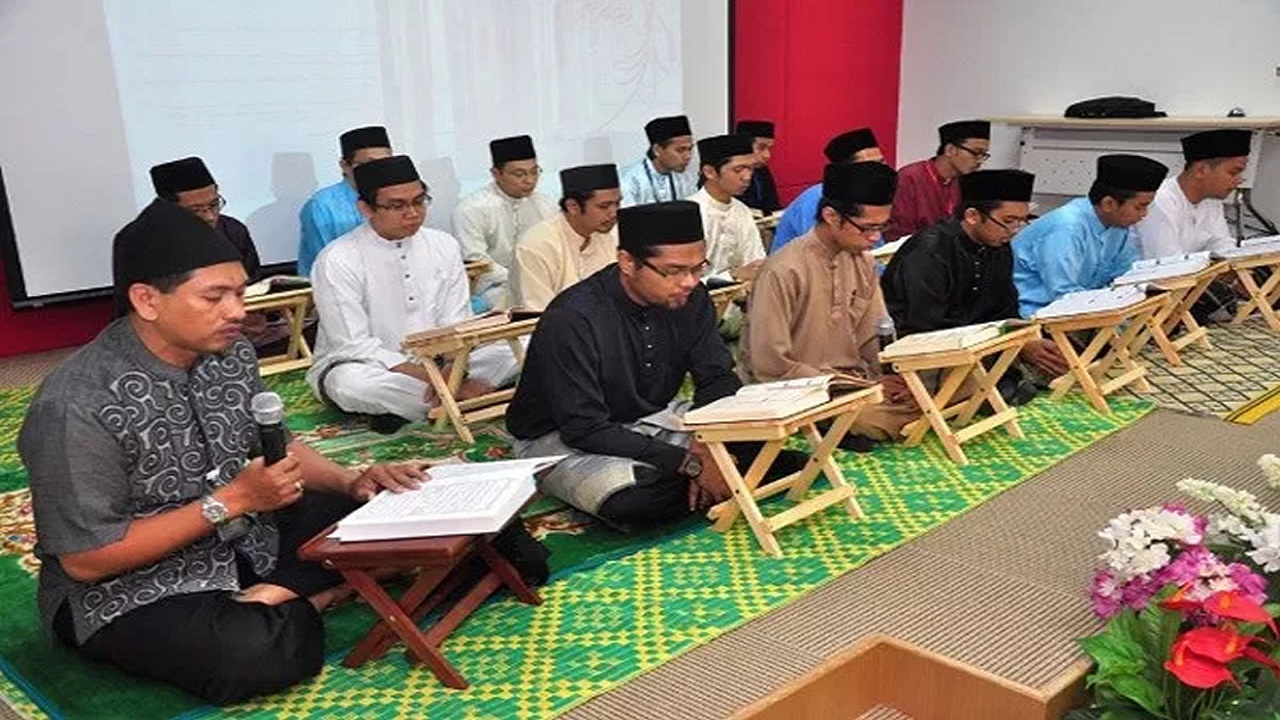 Mentradisikan Tadarus Al-Quran di Bulan Ramadhan | IslamRamah.co